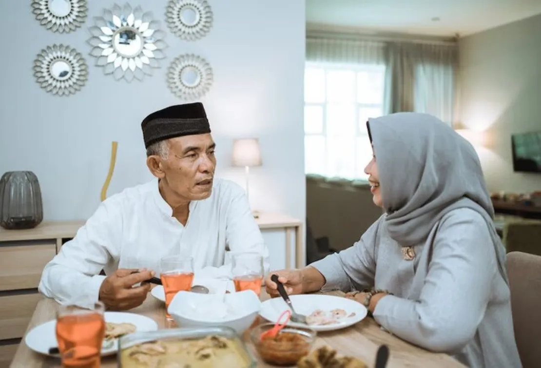 7 Tips agar Tidak Lemas saat Puasa, Lansia Harus Tahu Ini!