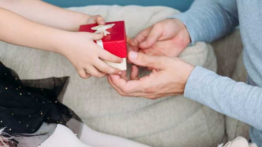 Manfaat Memberi Reward pada Anak dan Cara Tepat Lakukannya