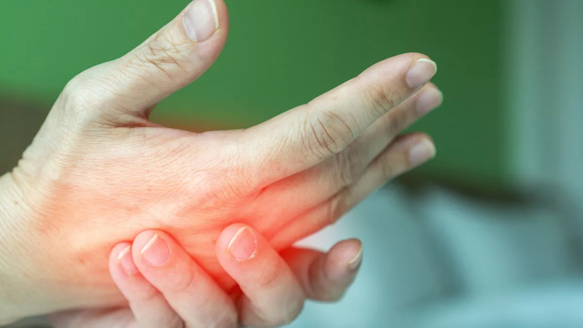 4 Vitamin untuk Kebas dan Kesemutan yang Bisa Dikonsumsi